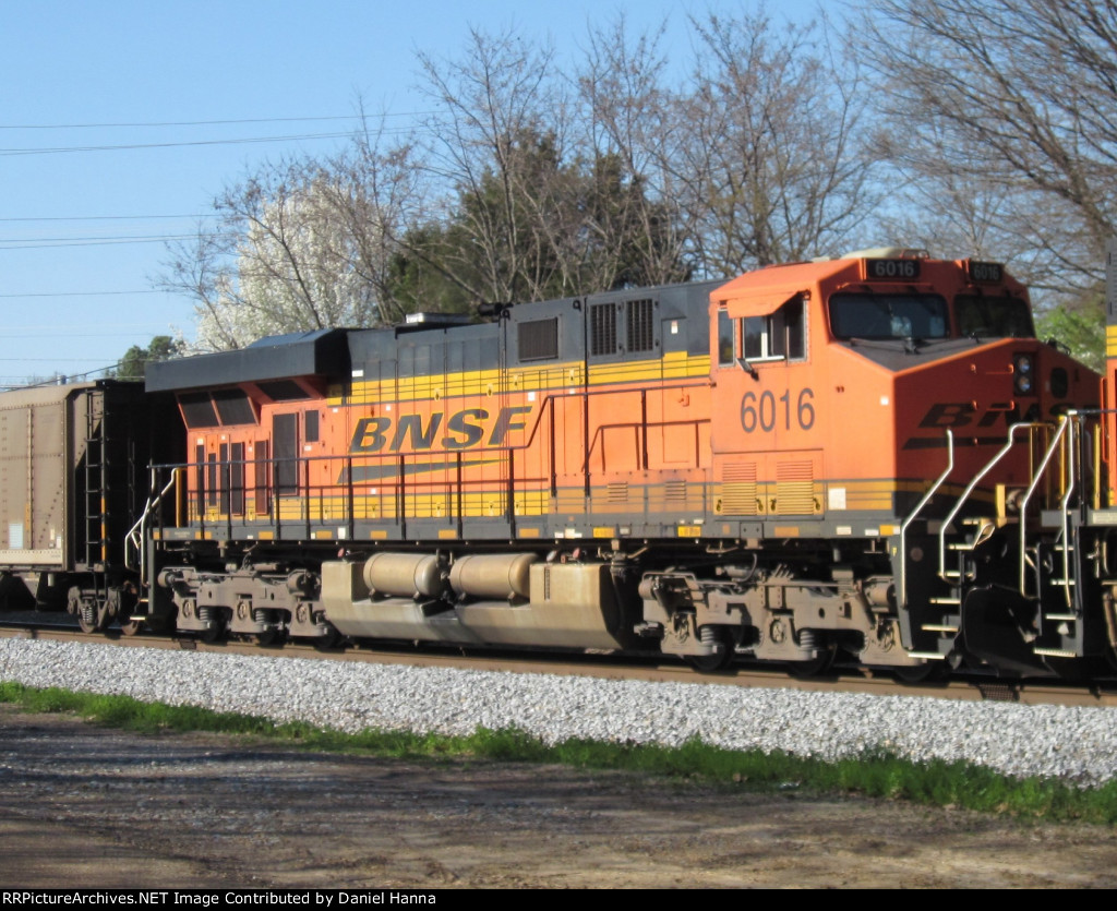 BNSF 6016